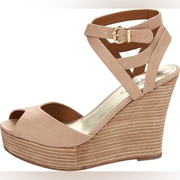 Fergie | Shoes | Vintage Fergie 22 Queenie Too Nude Platform Wedge ...